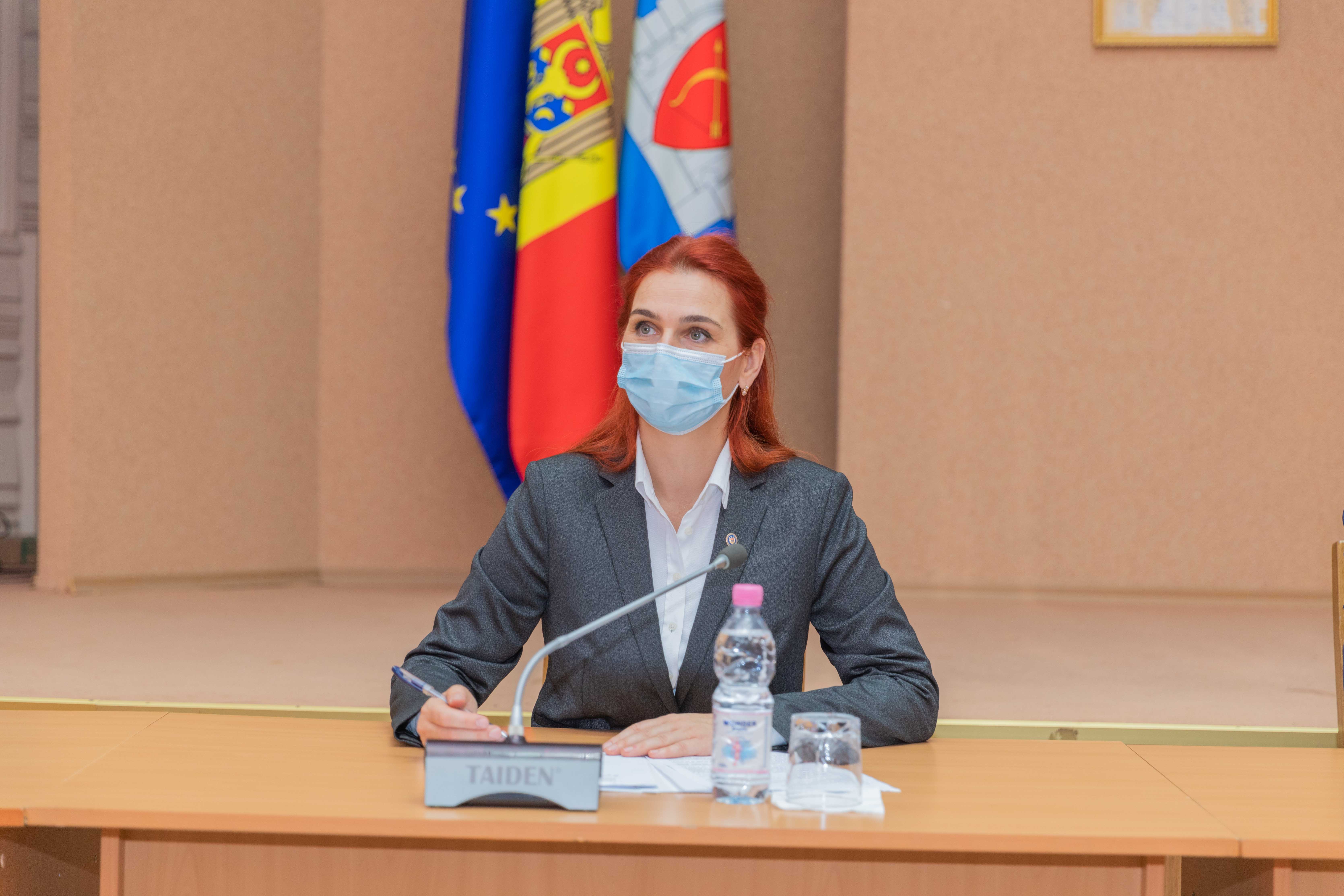 Ministrul Ana Revenco a avut o ședință de lucru cu primarii raionului ...