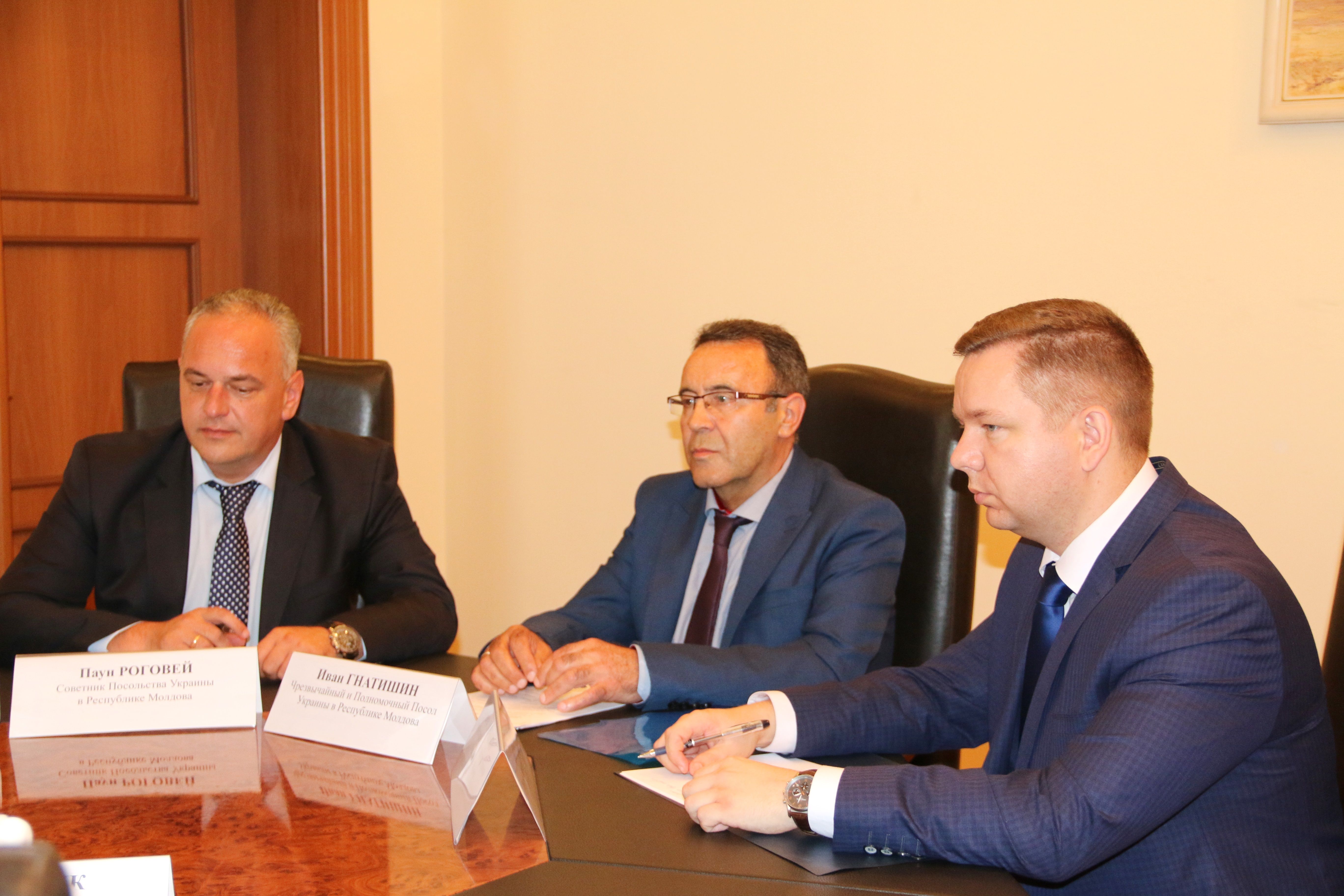 Întrevedere cu Ambasadorul Ucrainei la Chișinău, Ivan Gnatîşin | Ministerul Afacerilor Interne